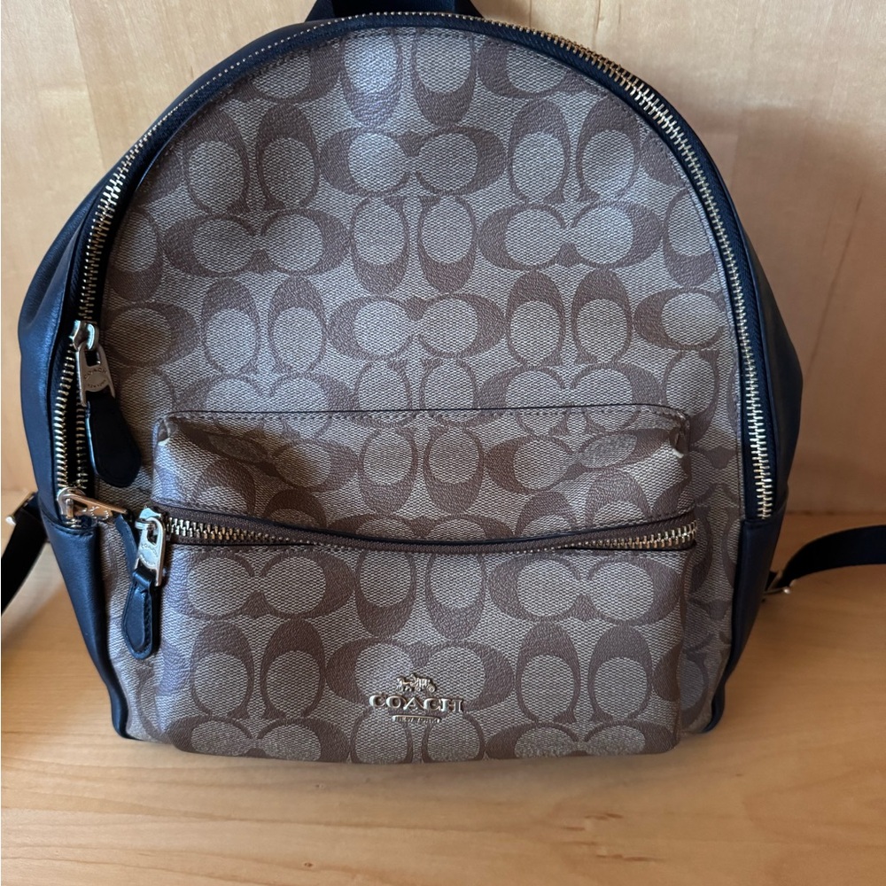 Coach Signature Canvas Backpack - Brown And Black - Gem
